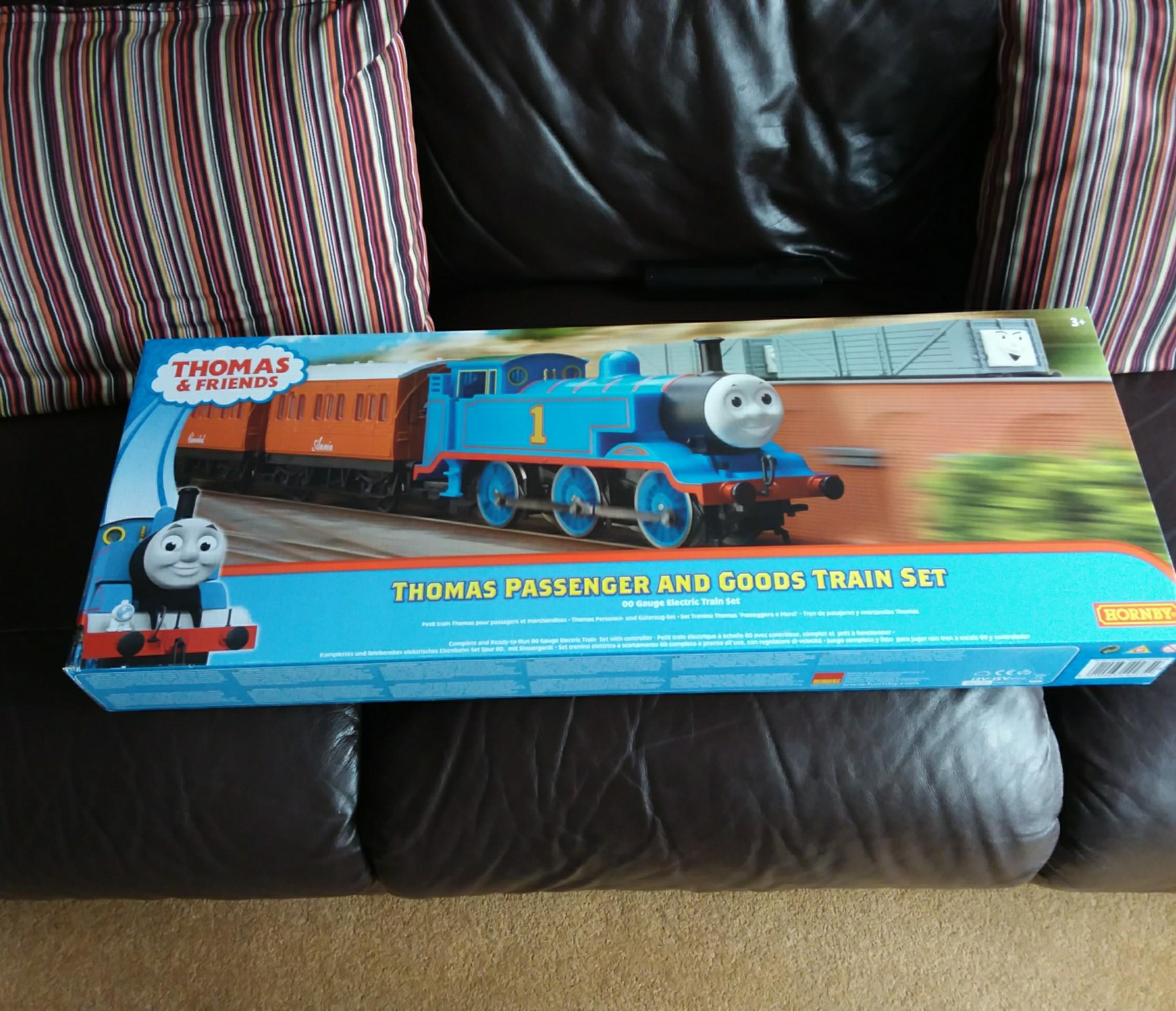 Thomas the tank engine passenger train set in B31 Birmingham für 50,00 ...