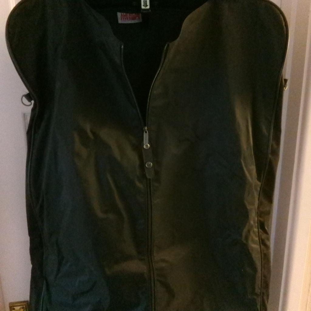 Travel case in CO7 Tendring für £ 8,00 zum Verkauf | Shpock AT
