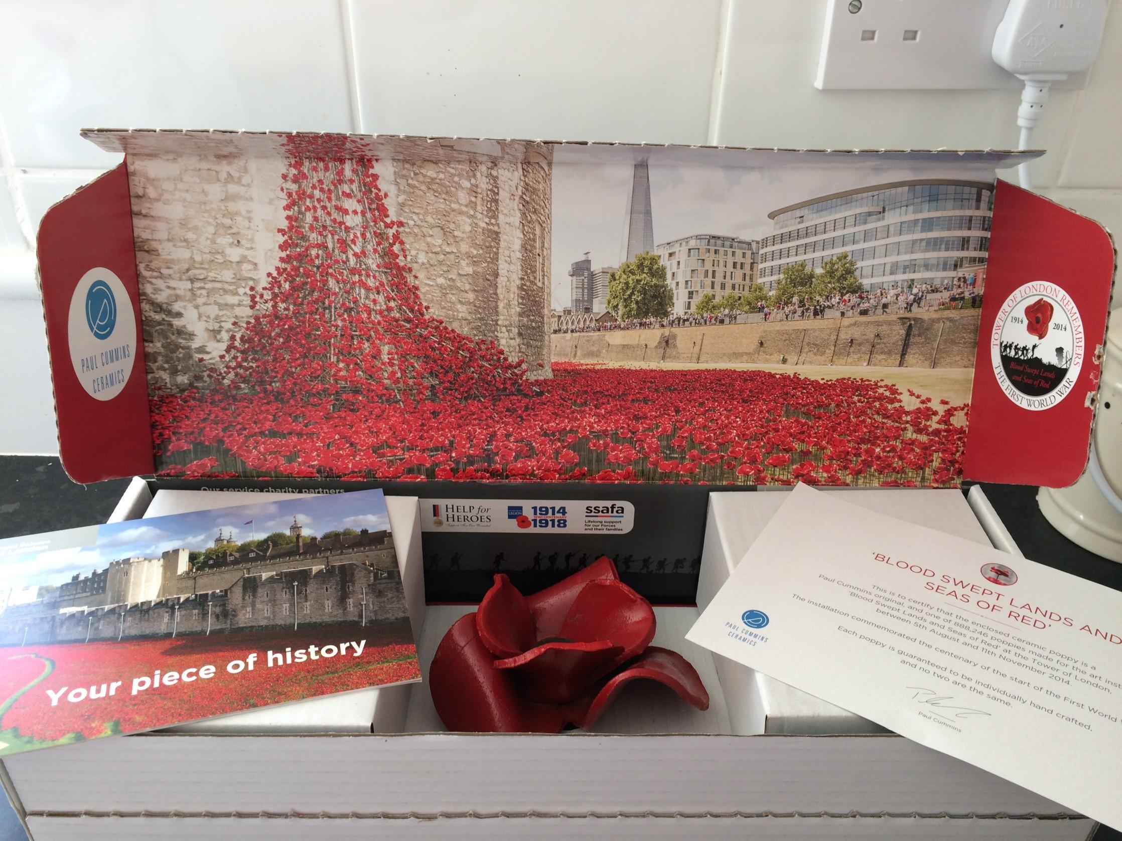 Tower of London Ceramic Poppy - In Original B in SS8 Point für 350,00 ...