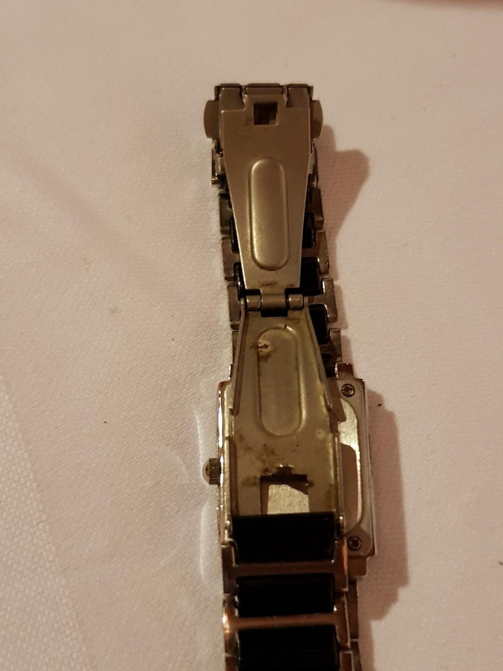 Ladies GOLDIS Black and Silver Quartz Watch in CR0 London für £ 10,00 ...