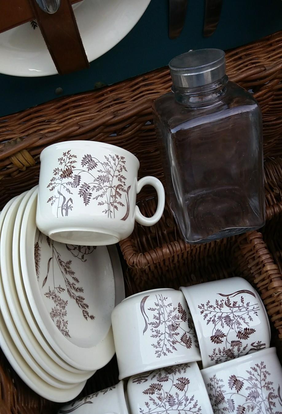 Vintage picnic set China tea set Sirram in LL28 Bay for £22.00 for sale ...