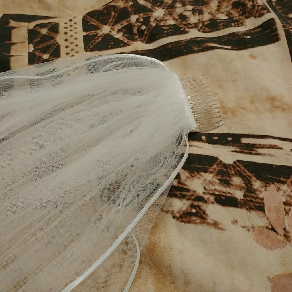 Romantischer Schleier weiss in 4400 Garsten für 13,50 € zum Verkauf ...