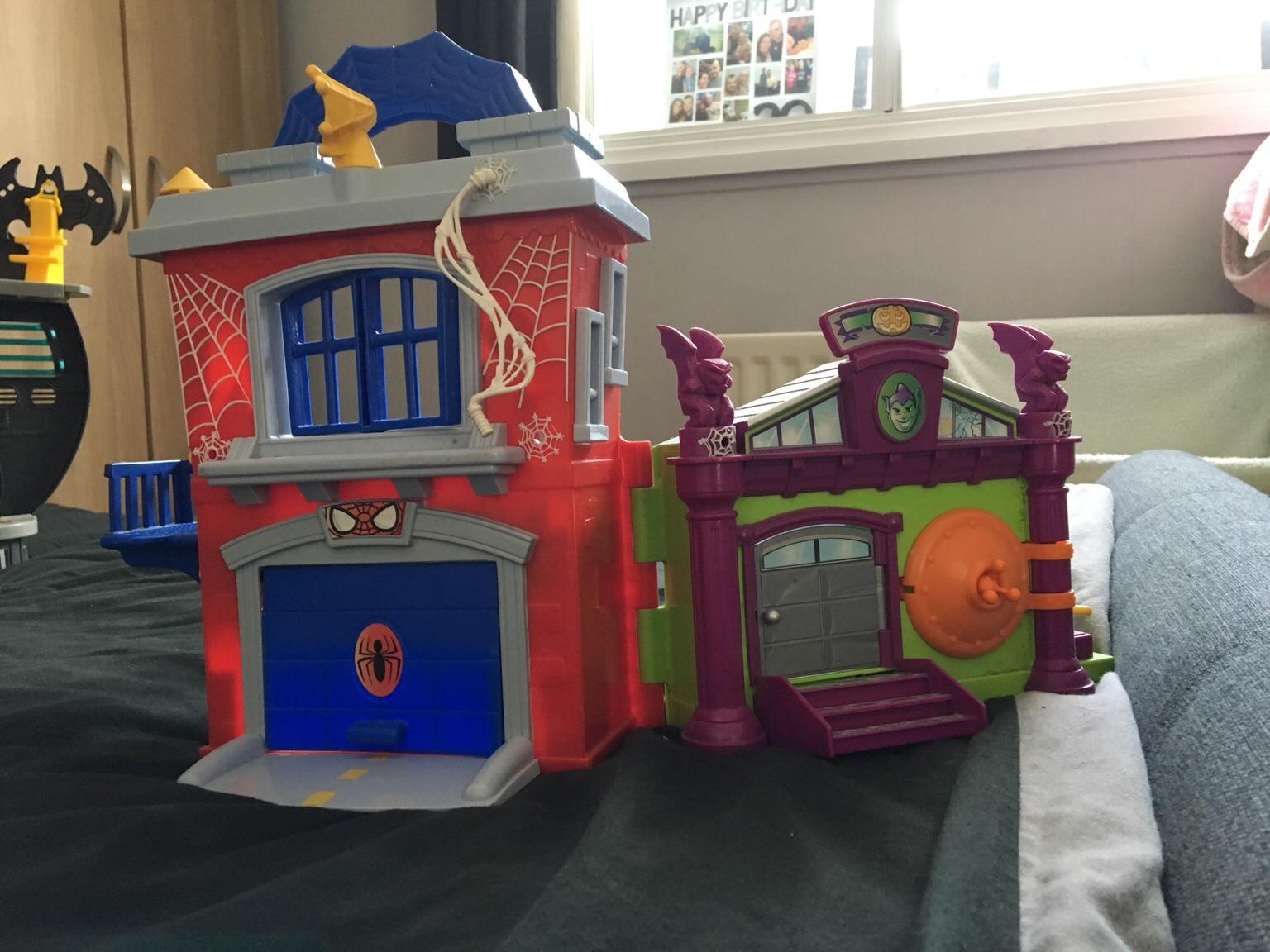 imaginext Spider-Man headquarters in London Borough of Bexley für 15,00 ...