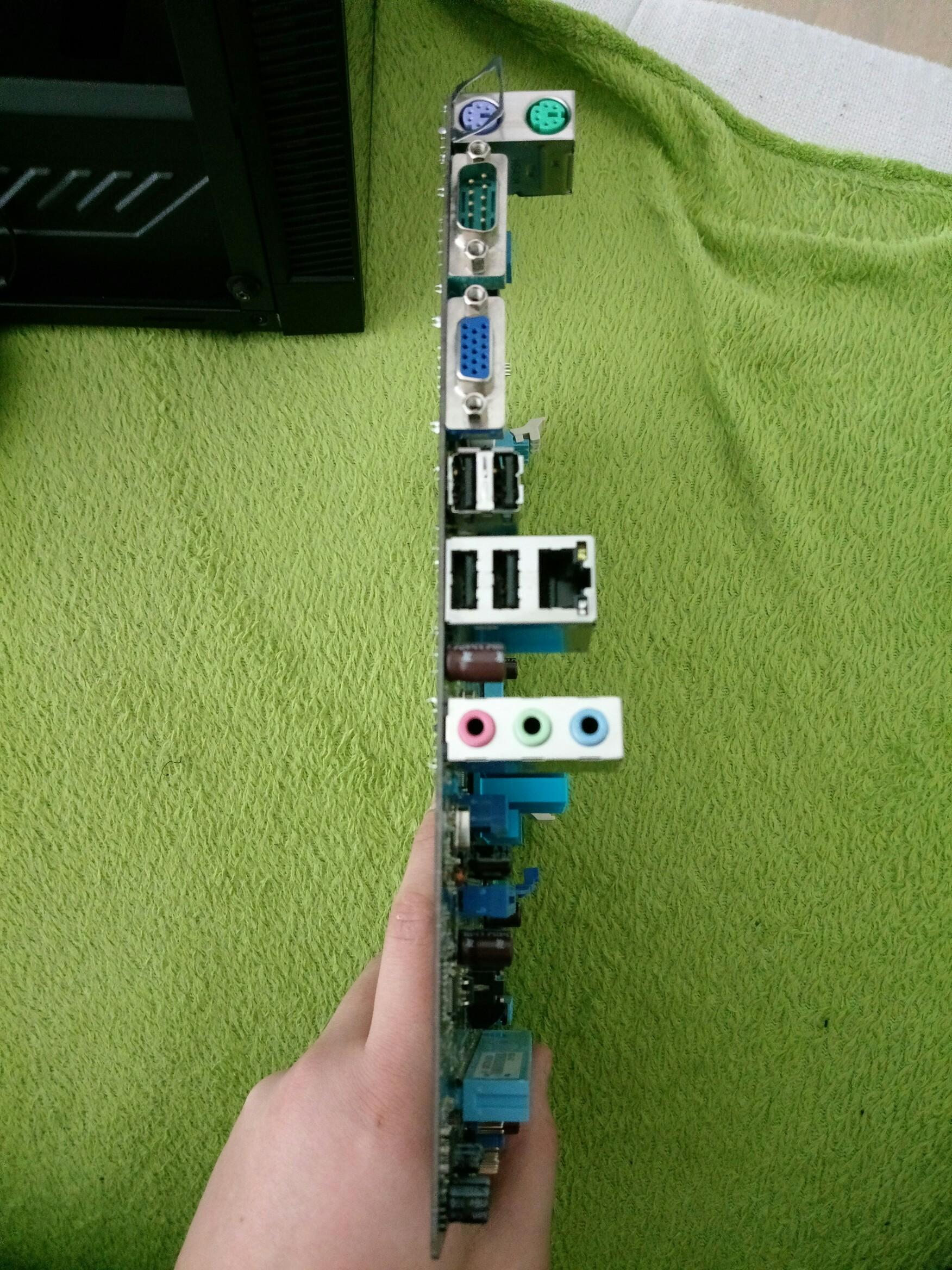 Asus M5A 78L-M Motherboard in 95100 Selb for €10.00 for sale | Shpock