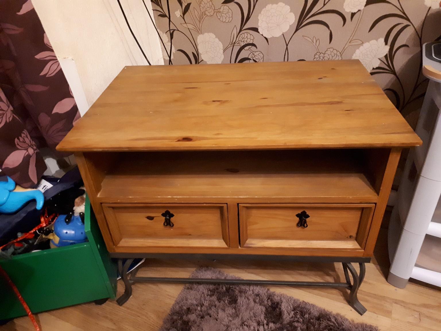 Pine corona tv unit with drawers. in CH44 Wirral für 25,00 £ zum ...