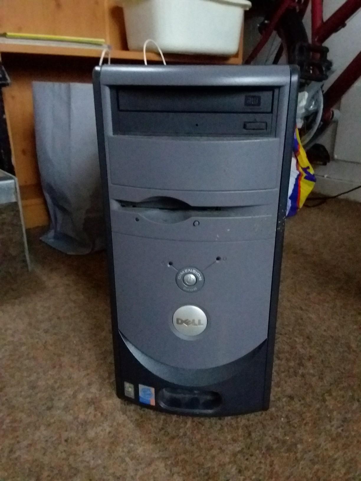 Dell Dimension 2400 computer used in SE17 Southwark für gratis zum ...