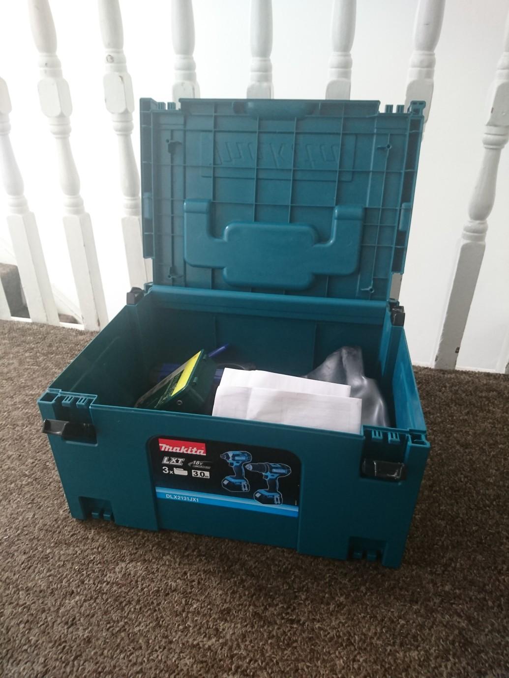 Makita tool box in TW16 London Borough of Hounslow für 10,00 £ zum ...