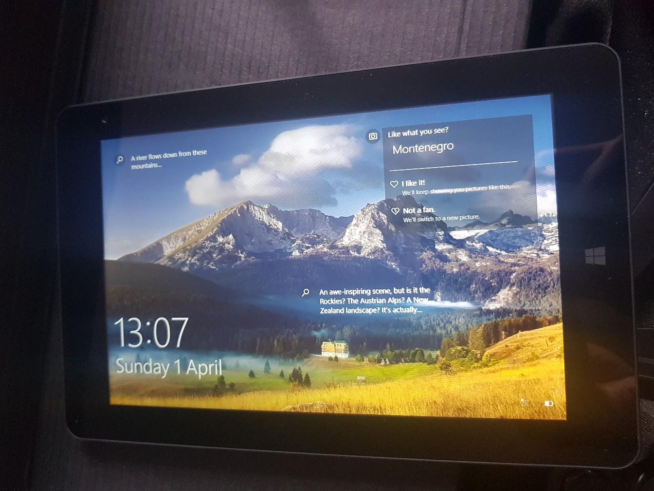 Linx vision 8 inch tablet with Xbox controll in BB4 Rossendale for £70. ...