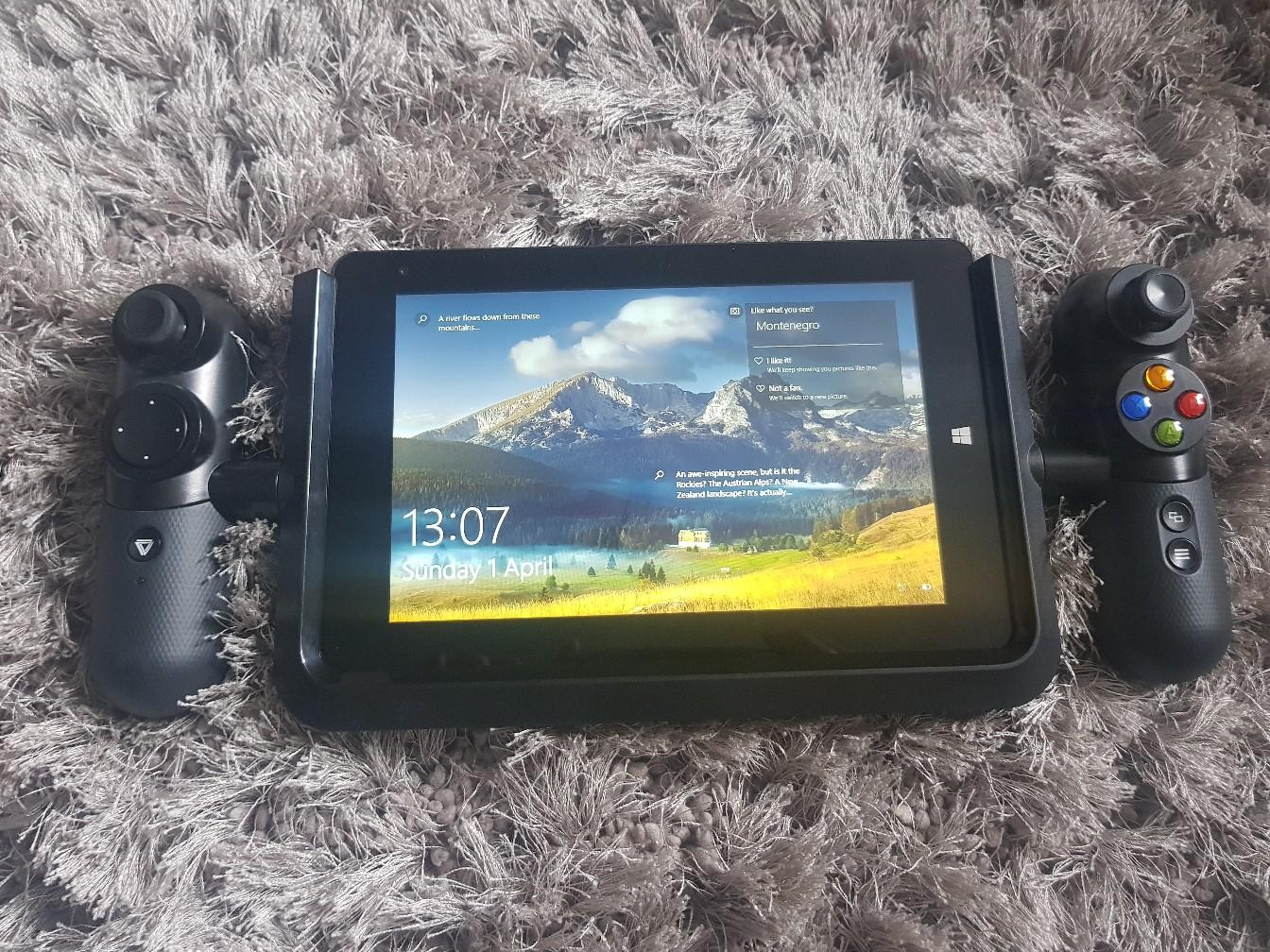 Linx vision 8 inch tablet with Xbox controll in BB4 Rossendale for £70. ...