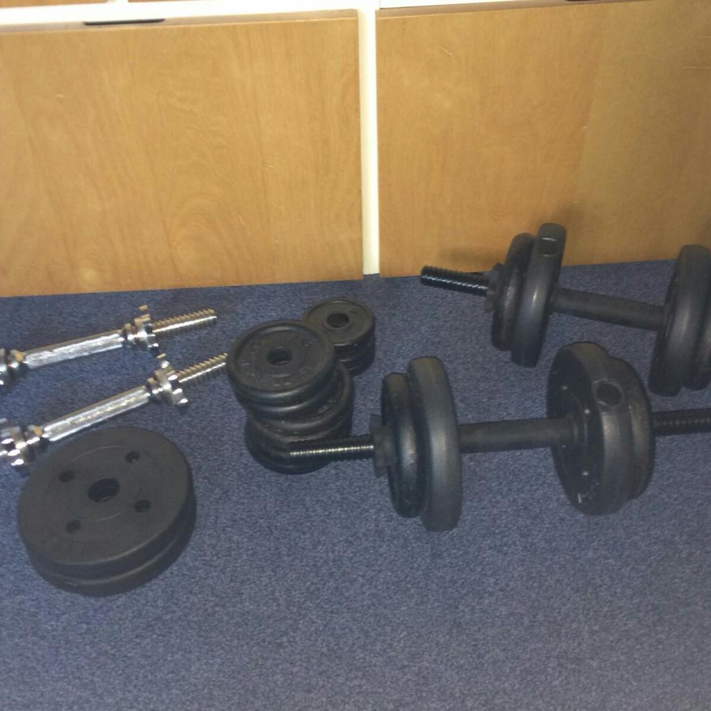 Weights Bench with Lots of Weights. in OL7 Tameside für £ 50,00 zum ...