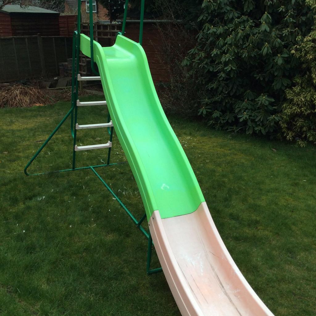 10ft wavy children's slide from Smyths. in B63 Dudley für £ 30,00 zum ...