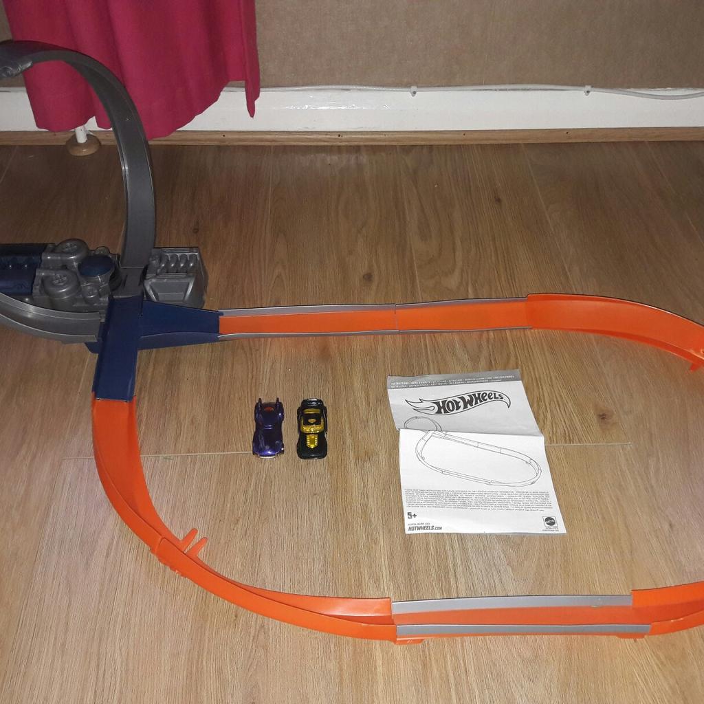 Hot wheels race track and two racing cars in IG11 London Borough of ...