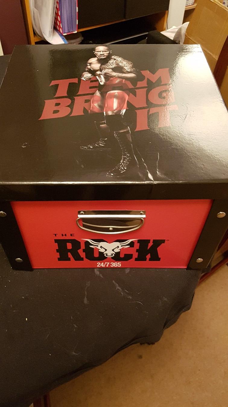 2 WWE Storage boxes in Dartford für £ 5,00 zum Verkauf | Shpock AT