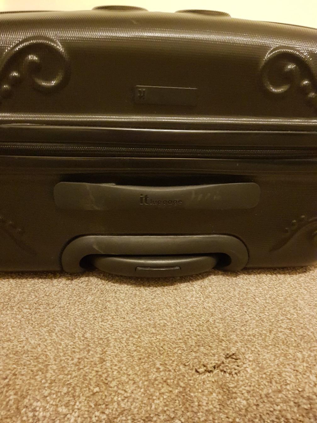 It Suit Case Medium Hard Shell in S40 Chesterfield für £ 26,00 zum ...