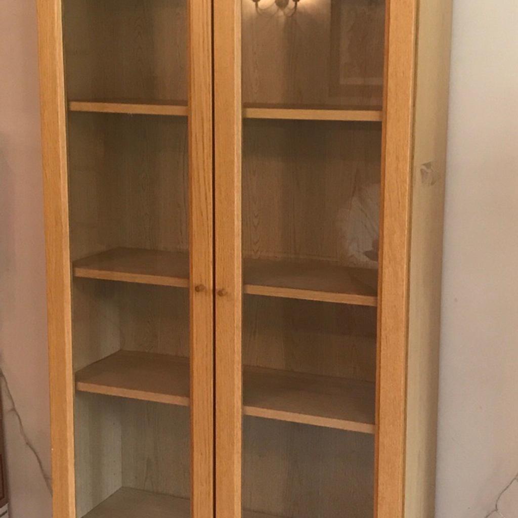 IKEA Billy Bookcase Oak Veneer w glass doors in Castle Point für £ 35 ...