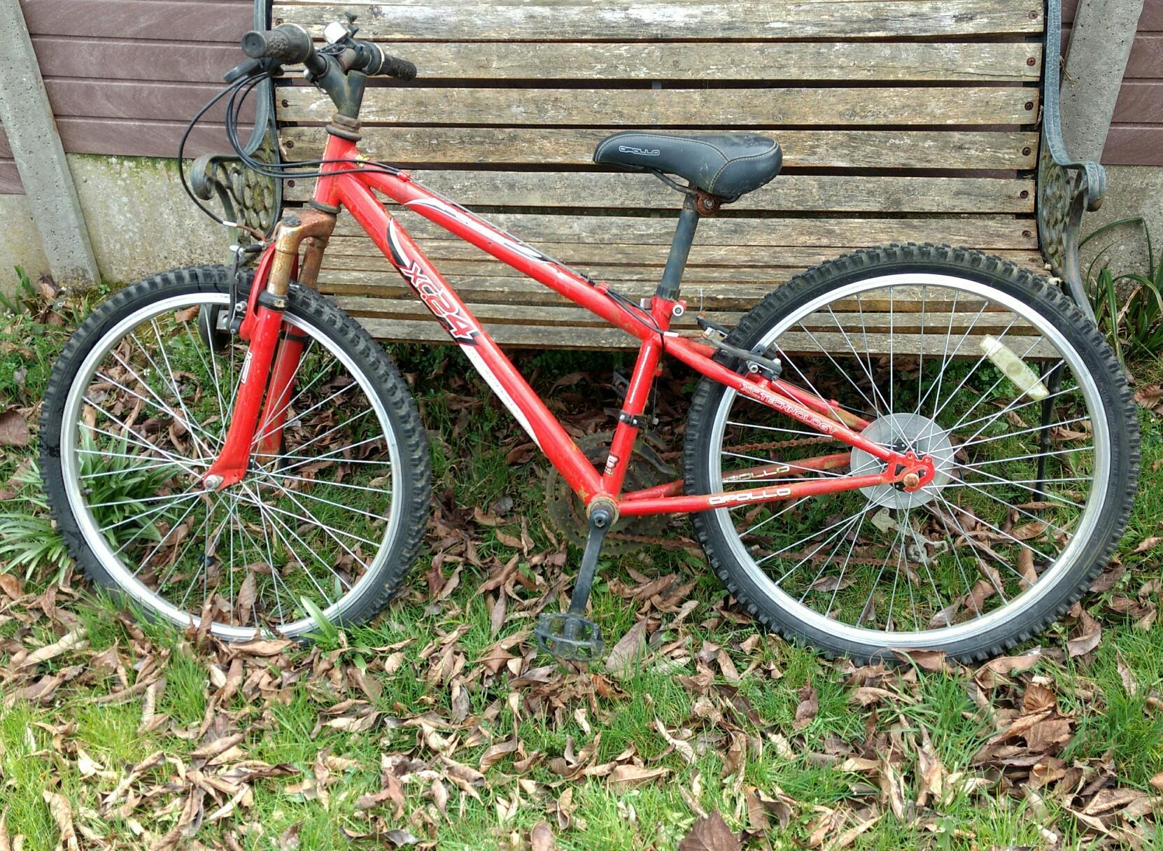 Boys Apollo Bike in RH11 Crawley für 15,00 £ zum Verkauf | Shpock DE