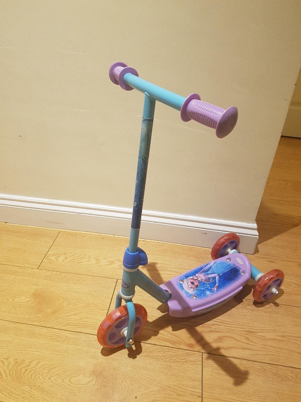 Disney Frozen Elsa Tri Scooter in B69 Sandwell für 10,00 £ zum Verkauf ...
