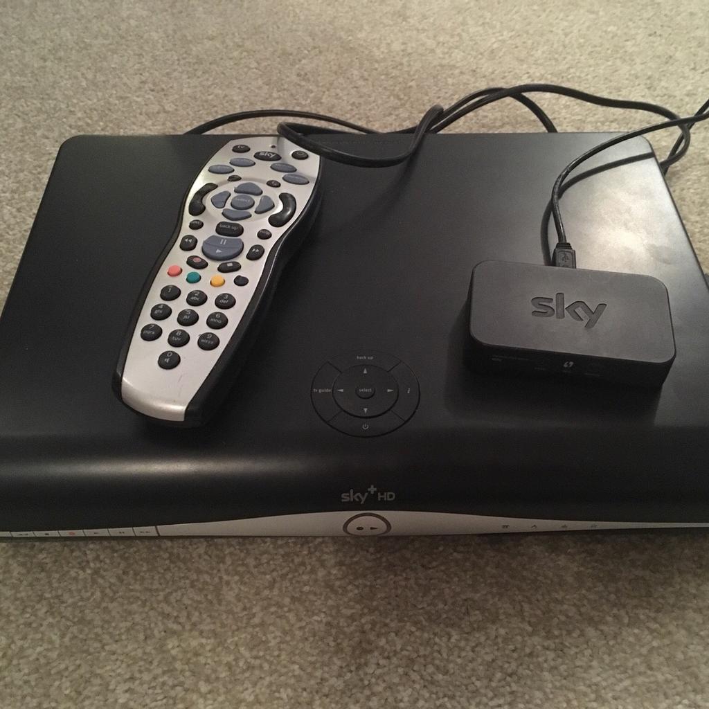 Sky HD box, WiFi connector and remote in LE15 Empingham für 10,00 £ zum ...