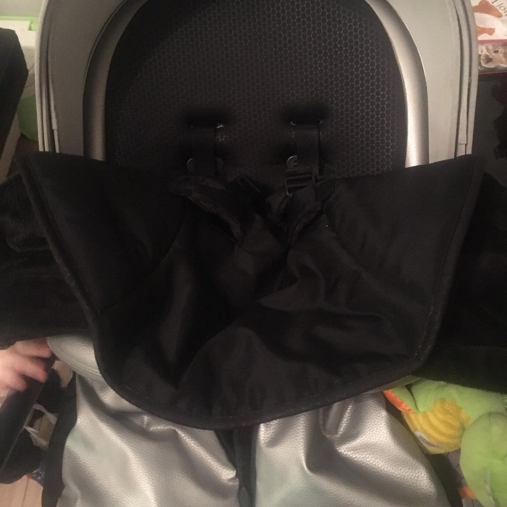 Mima Xari in silver colour in SE1 London Borough of Southwark für 250 ...