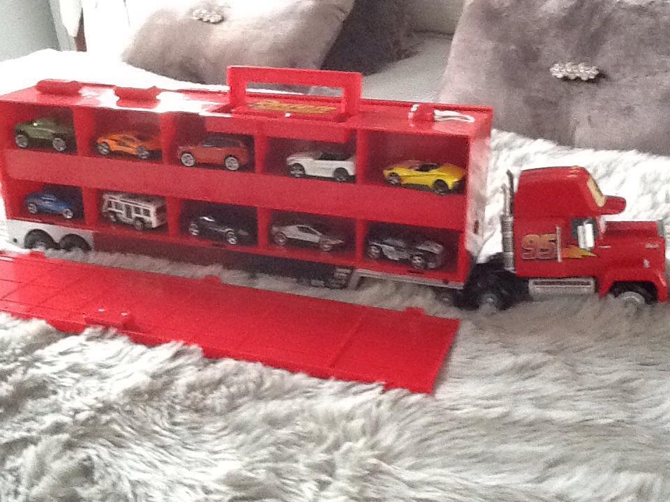 Mattel Disney Pixar - Mack Truck Carry Case in N1 Islington für 10,00 ...
