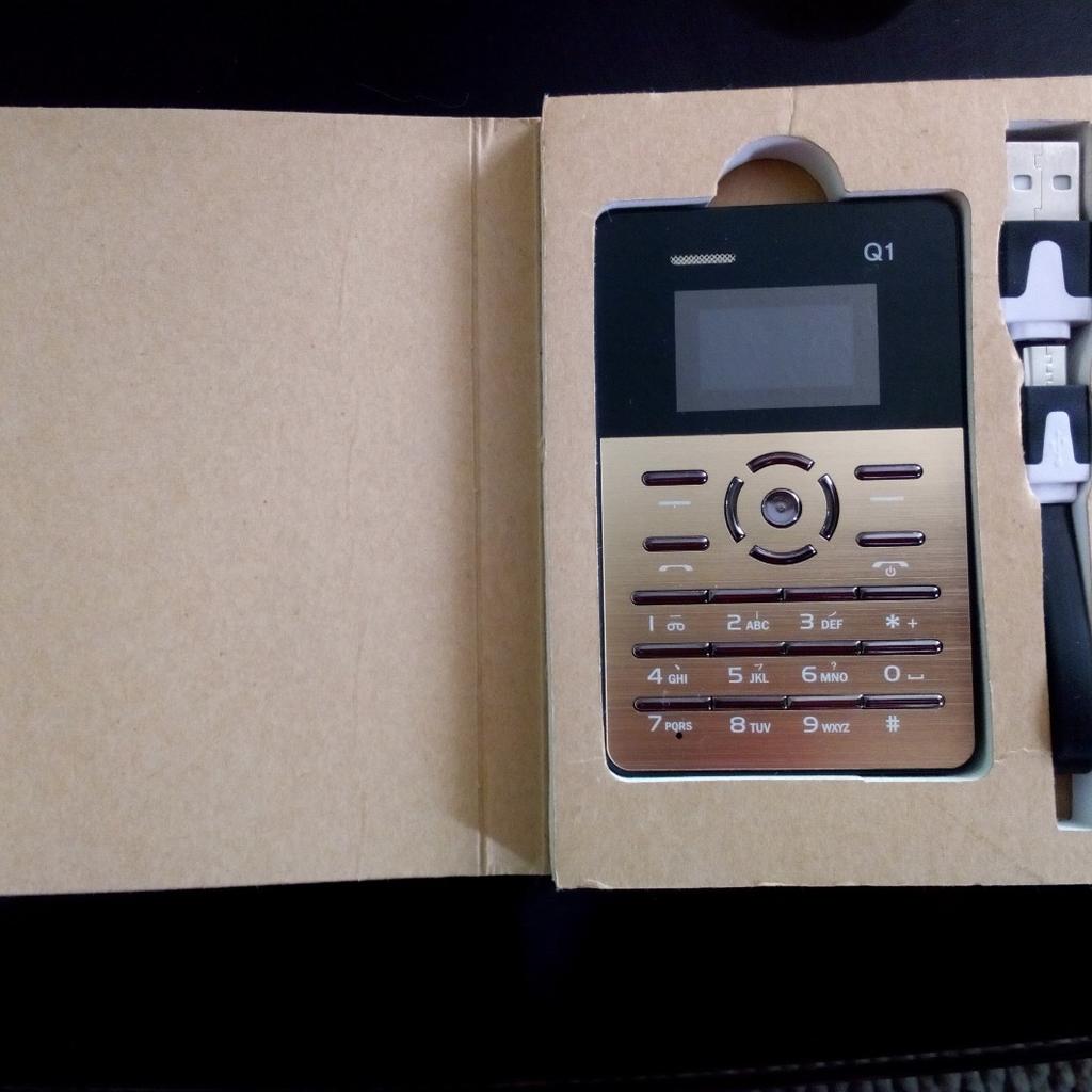 Credit card size phones in FY2 Bispham für 20,00 £ zum Verkauf | Shpock DE