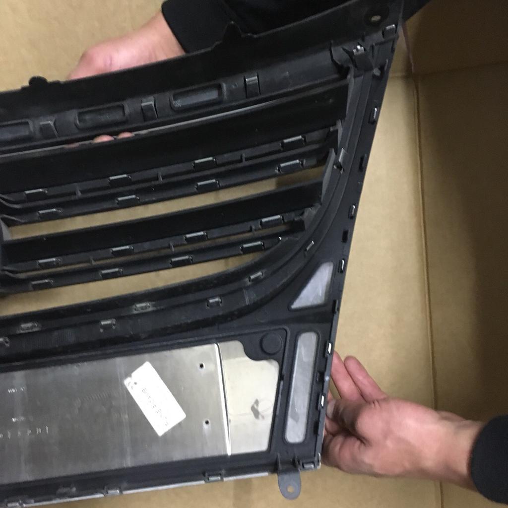 Vw Touran R-line Grill in 6134 Vomp für 75,00 € zum Verkauf | Shpock DE