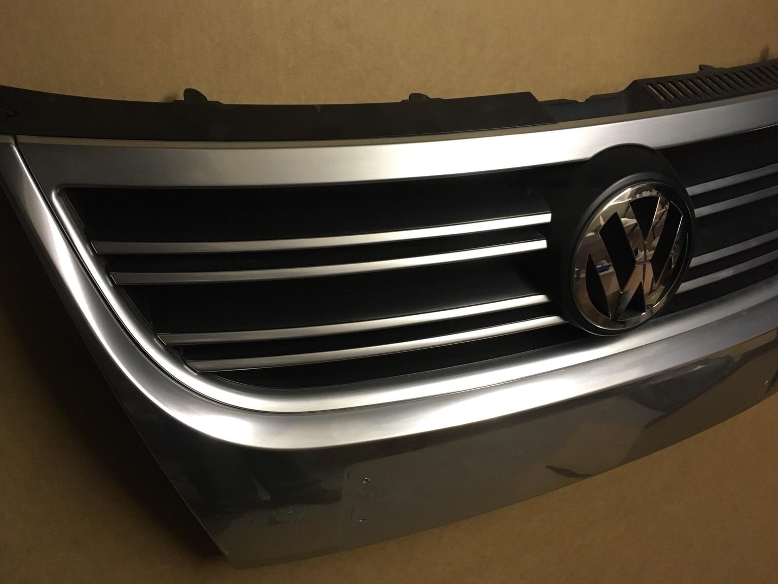 Vw Touran R-line Grill in 6134 Vomp für 75,00 € zum Verkauf | Shpock DE