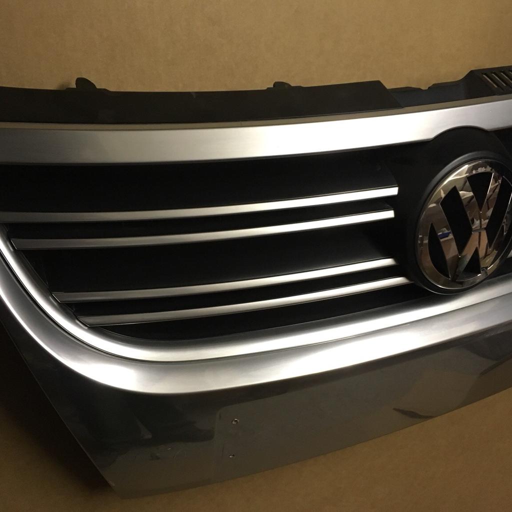 Vw Touran R-line Grill in 6134 Vomp für 75,00 € zum Verkauf | Shpock DE