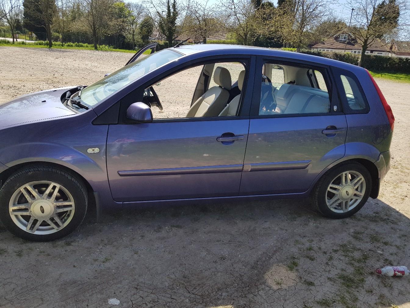 Fiesta ghia 06 plate 1.4 diesel in BR6 London für 800,00 £ zum Verkauf ...
