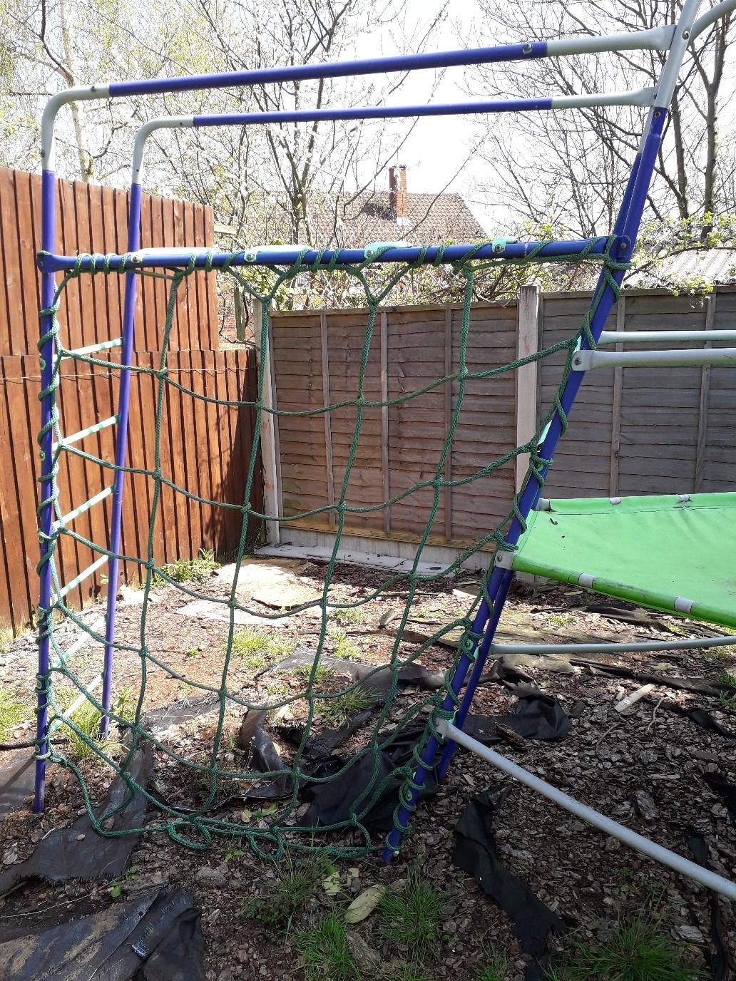 FREE Children's climbing frame den and swing in B71 Sandwell for free ...