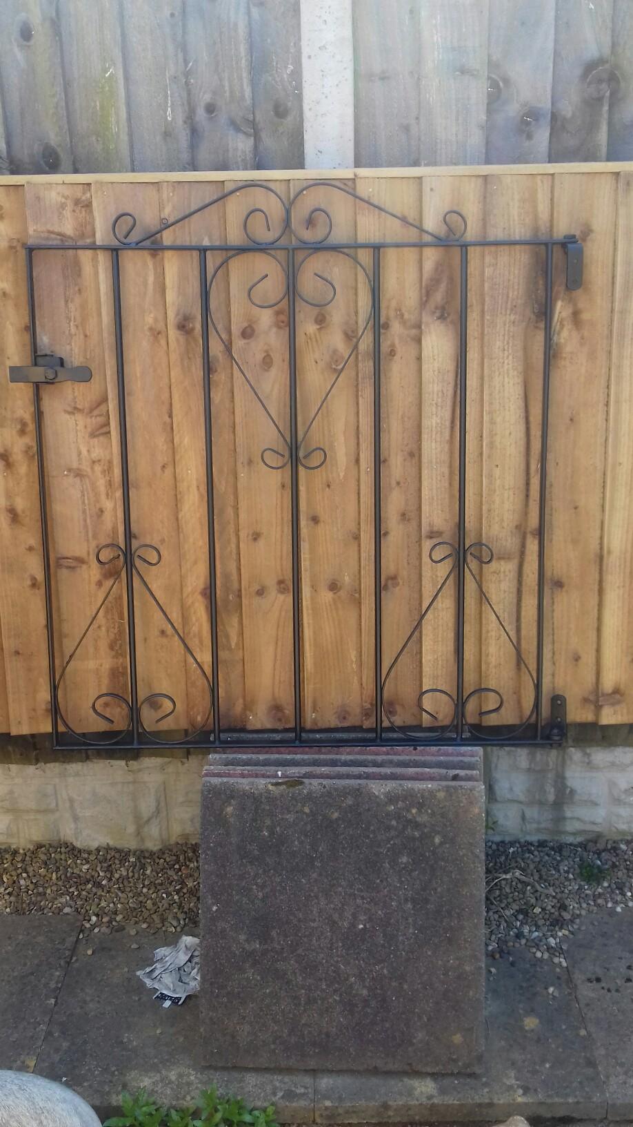 Metal garden gate in B77 Tamworth for £7.00 for sale | Shpock