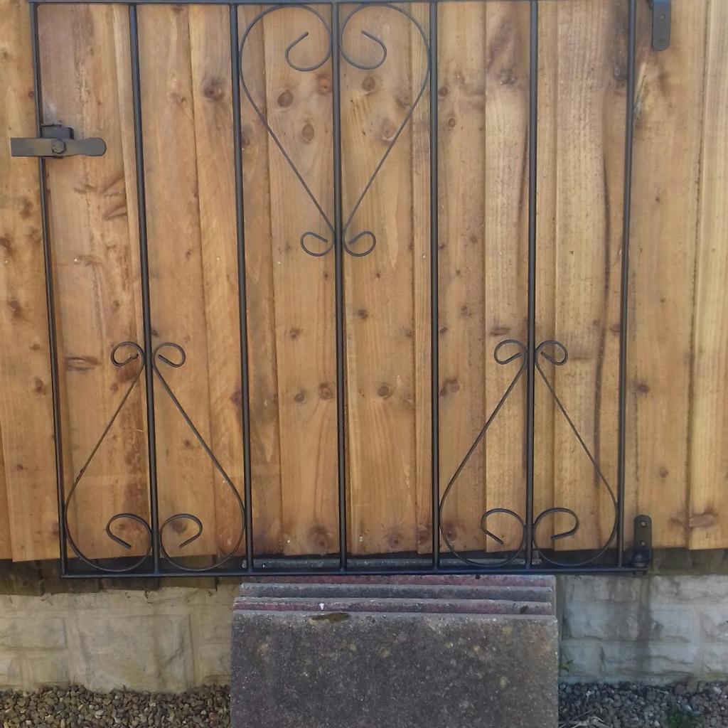 Metal garden gate in B77 Tamworth for £7.00 for sale | Shpock