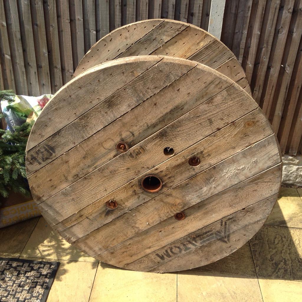 Large Wooden Cable Drum in NG21 Sherwood für gratis zum Verkauf | Shpock DE