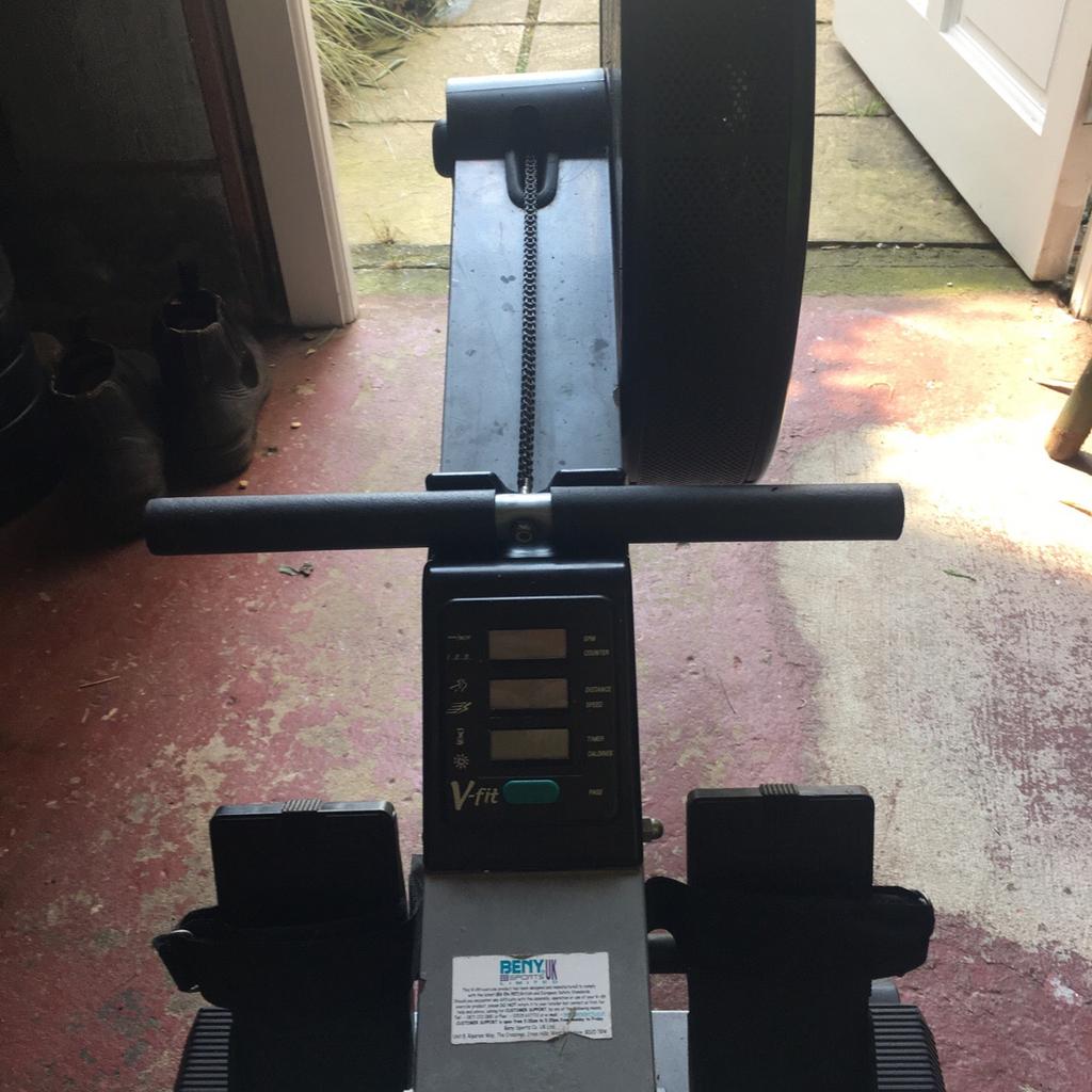 Rowing machine in SM6 Sutton für 70,00 £ zum Verkauf | Shpock DE