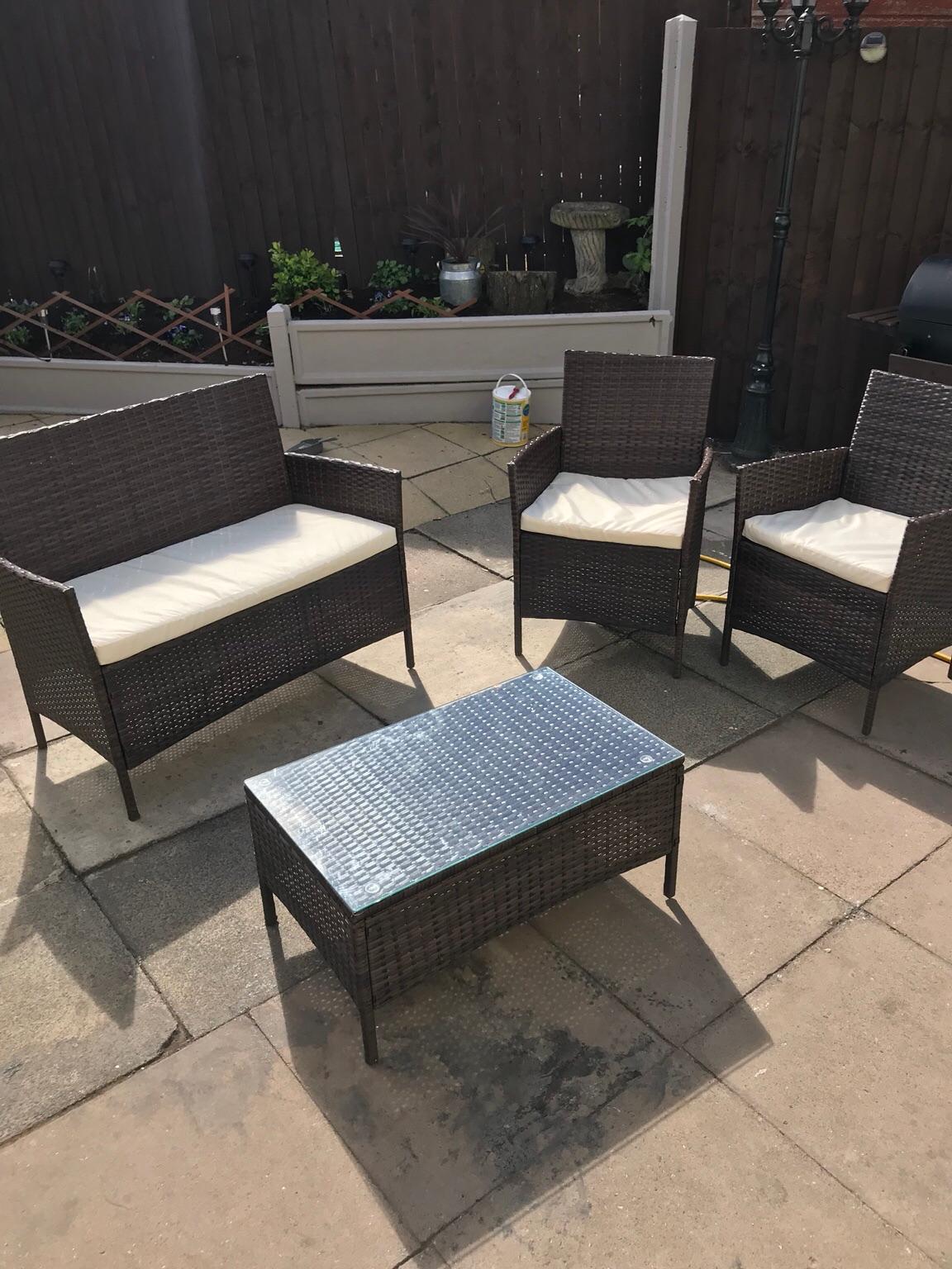 Rattan garden table and chairs in WS10 Walsall für £ 60,00 zum Verkauf ...