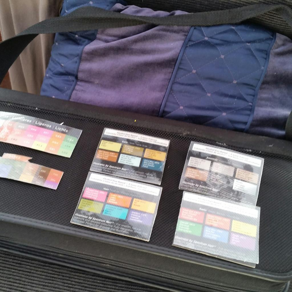 Spectrum Noir Pens and Case in S40 Chesterfield für £ 60,00 zum Verkauf ...