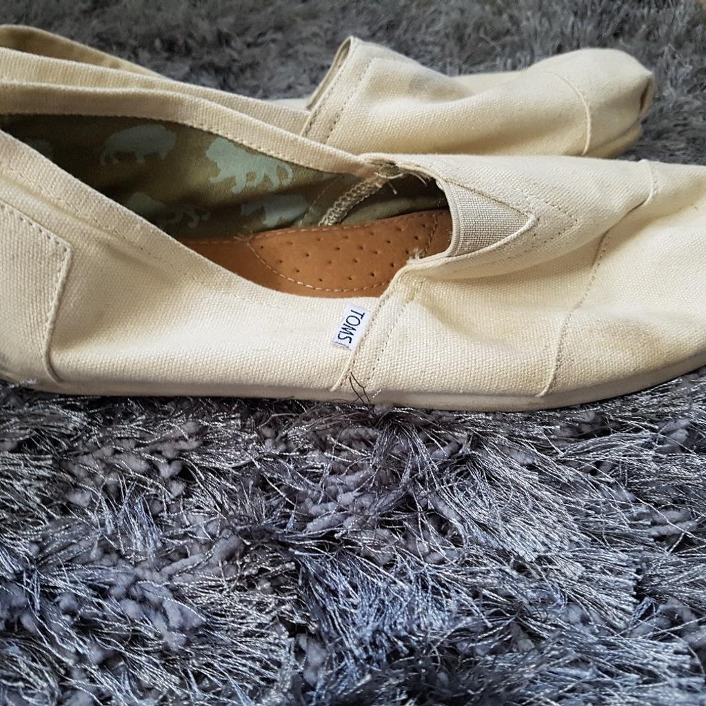 men's toms pumps in WV14 Wolverhampton for £5.00 for sale | Shpock