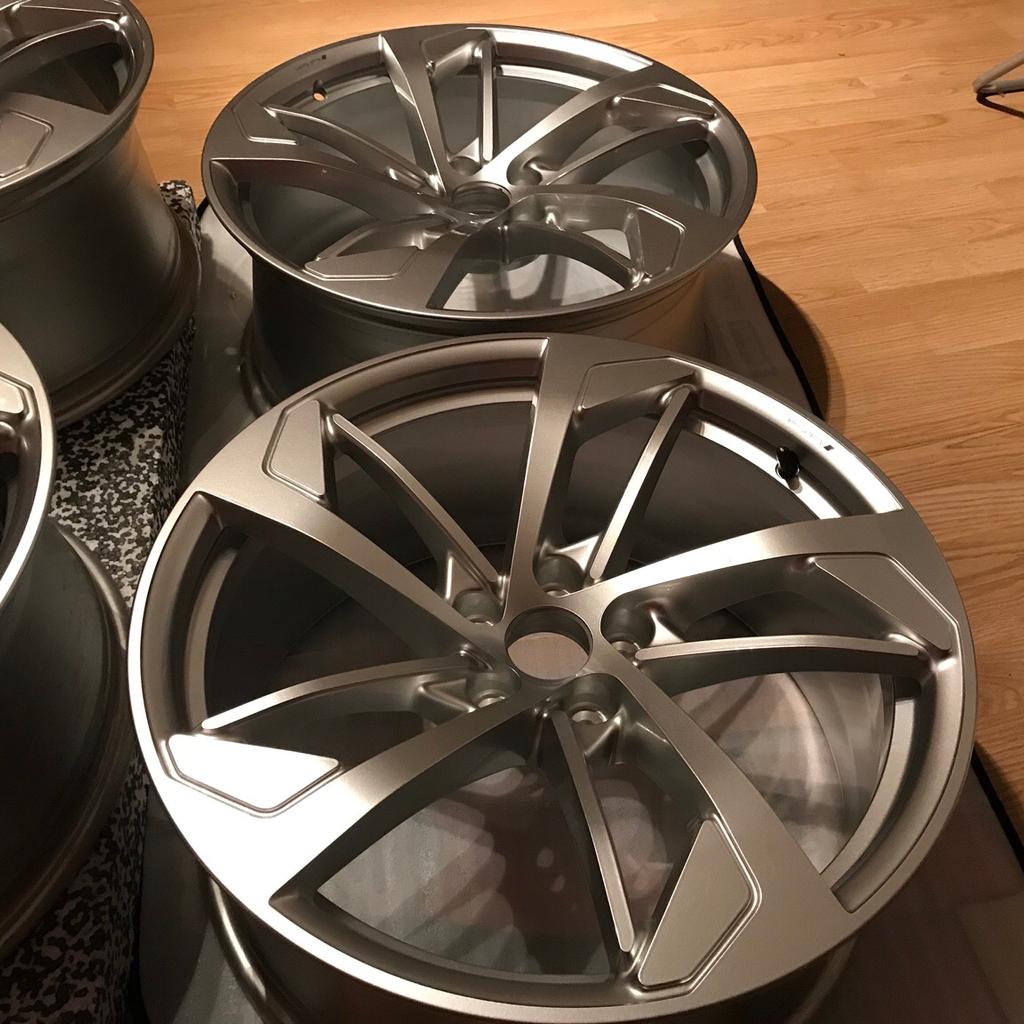 Rs5 Rs4 B9 8w 9x20 Et26 8w0601025cl Cn In 95466 Weidenberg For €2 099
