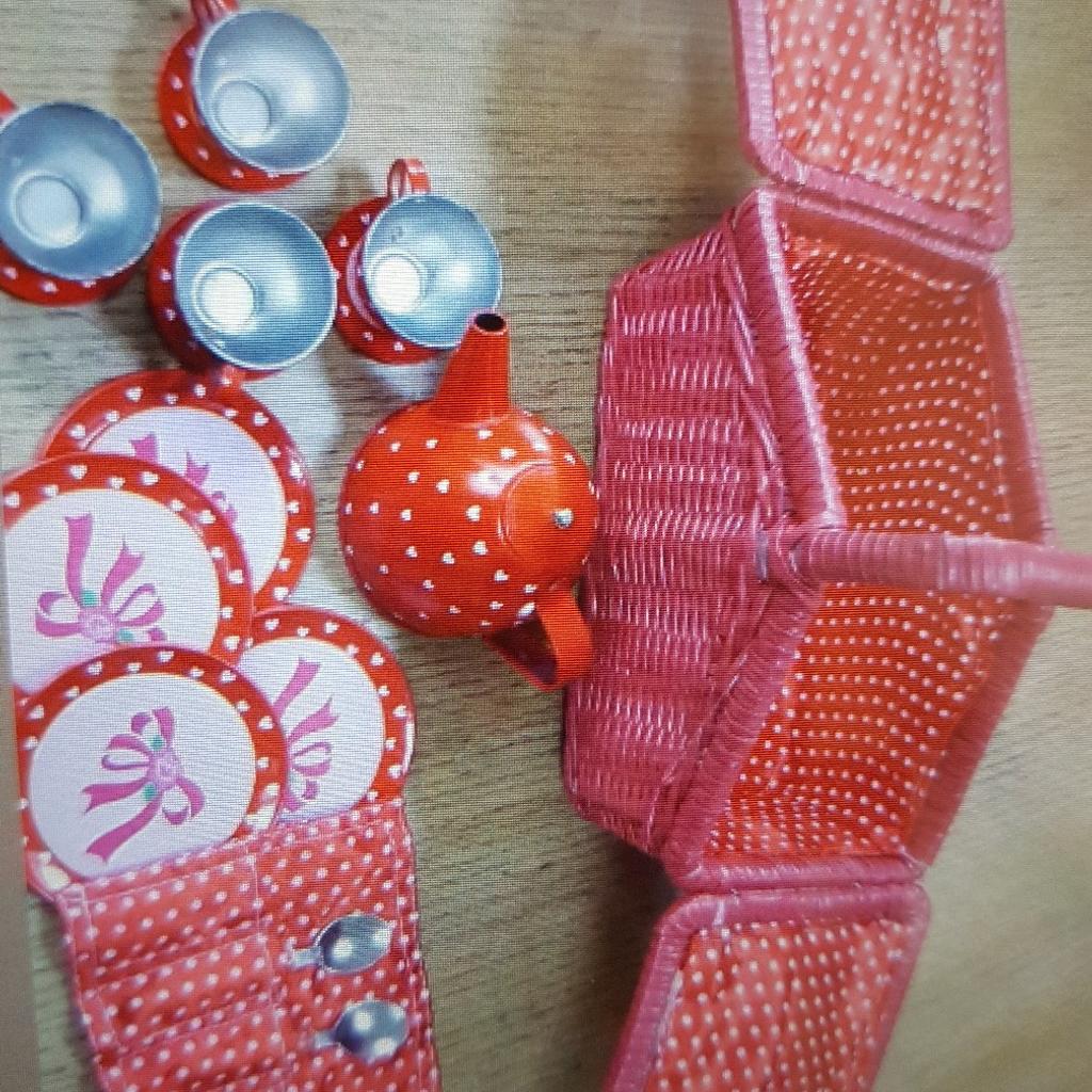 ELC Red Wooden Retro Play Kitchen in ME1 Rochester für 40,00 £ zum ...