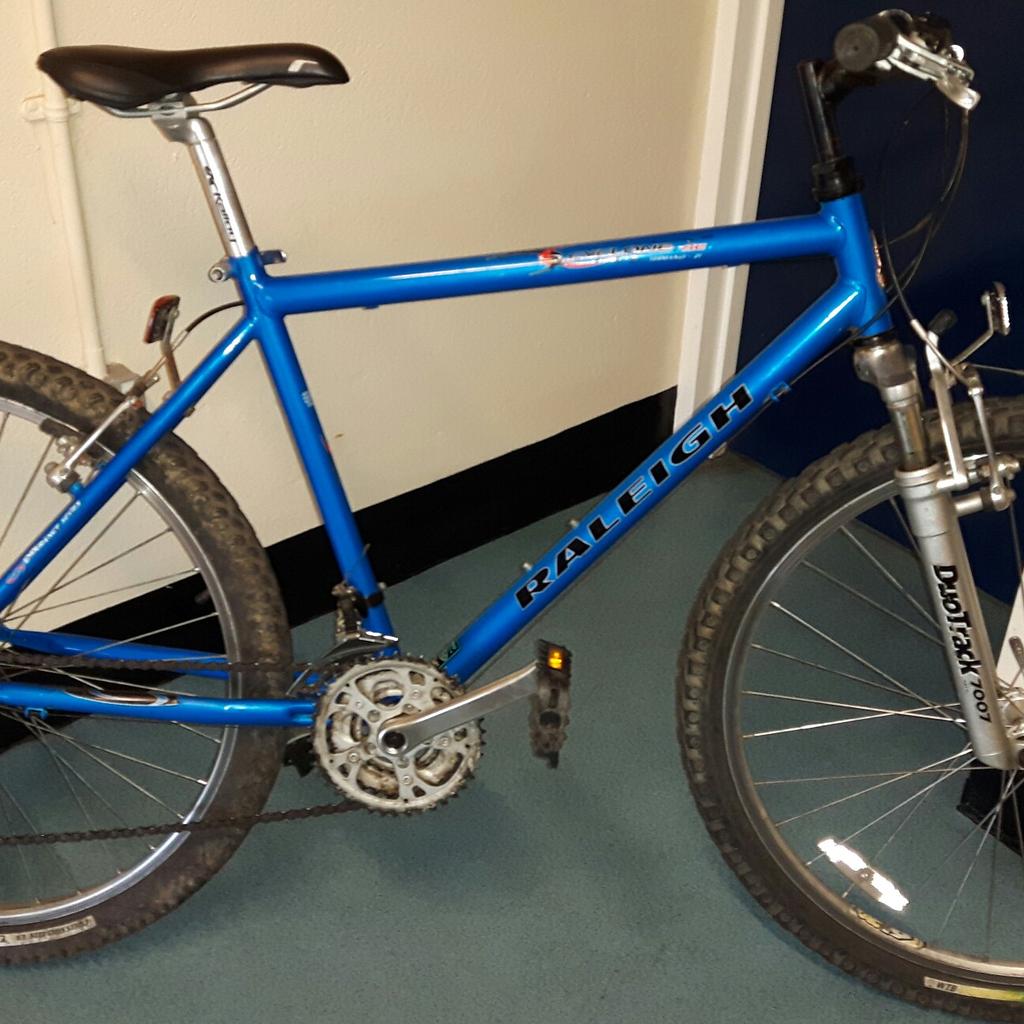 BLUE RALEIGH CYCLONE SE MOUNTAIN BIKE in E17 London Borough of Waltham ...