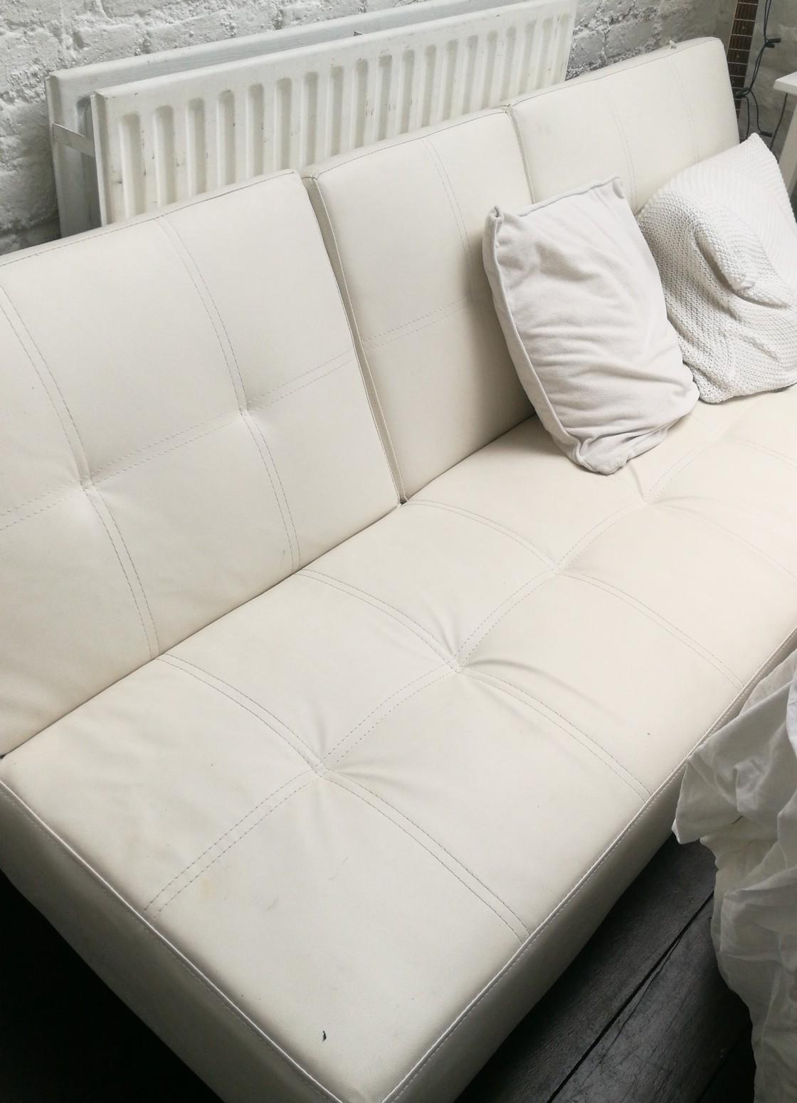 Futon sofa - broken in SE11 Lambeth for free for sale | Shpock