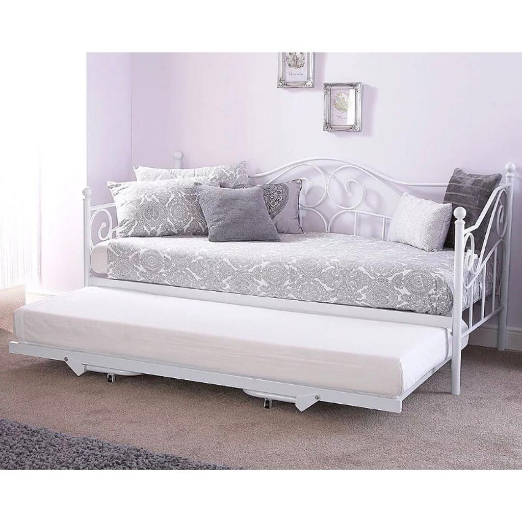 Single day bed frame in SS13 Basildon für 30,00 £ zum Verkauf | Shpock DE