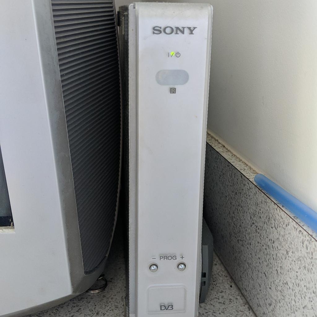 Sony Trinitron CRT with Sony free view box in M9 Manchester for £10.00 ...