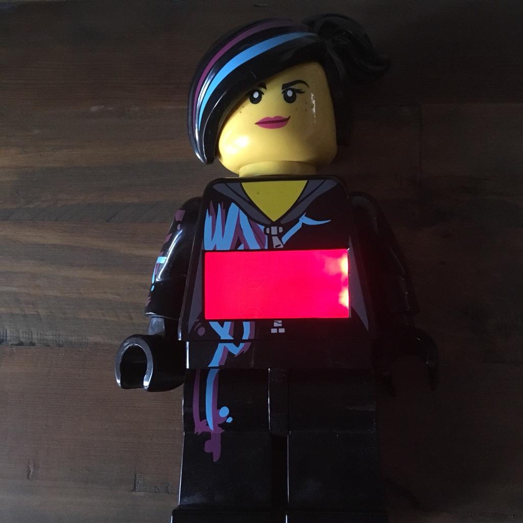 Lego Wyldstyle Digital Clock in CV13 Bosworth für £ 8,00 zum Verkauf ...