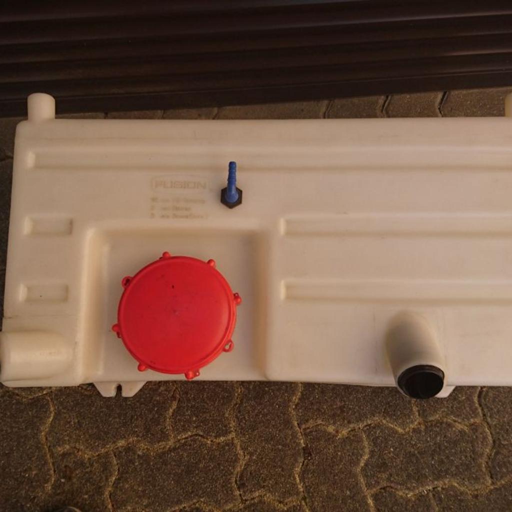 Frischwassertank Wohnmobil/Wohnwagen in 57290 Neunkirchen für 50,00 ...