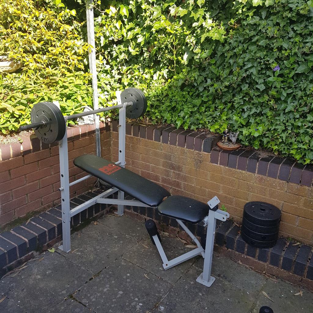 Boxing stands and bags, weight bench in B13 Birmingham für £ 85,00 zum ...
