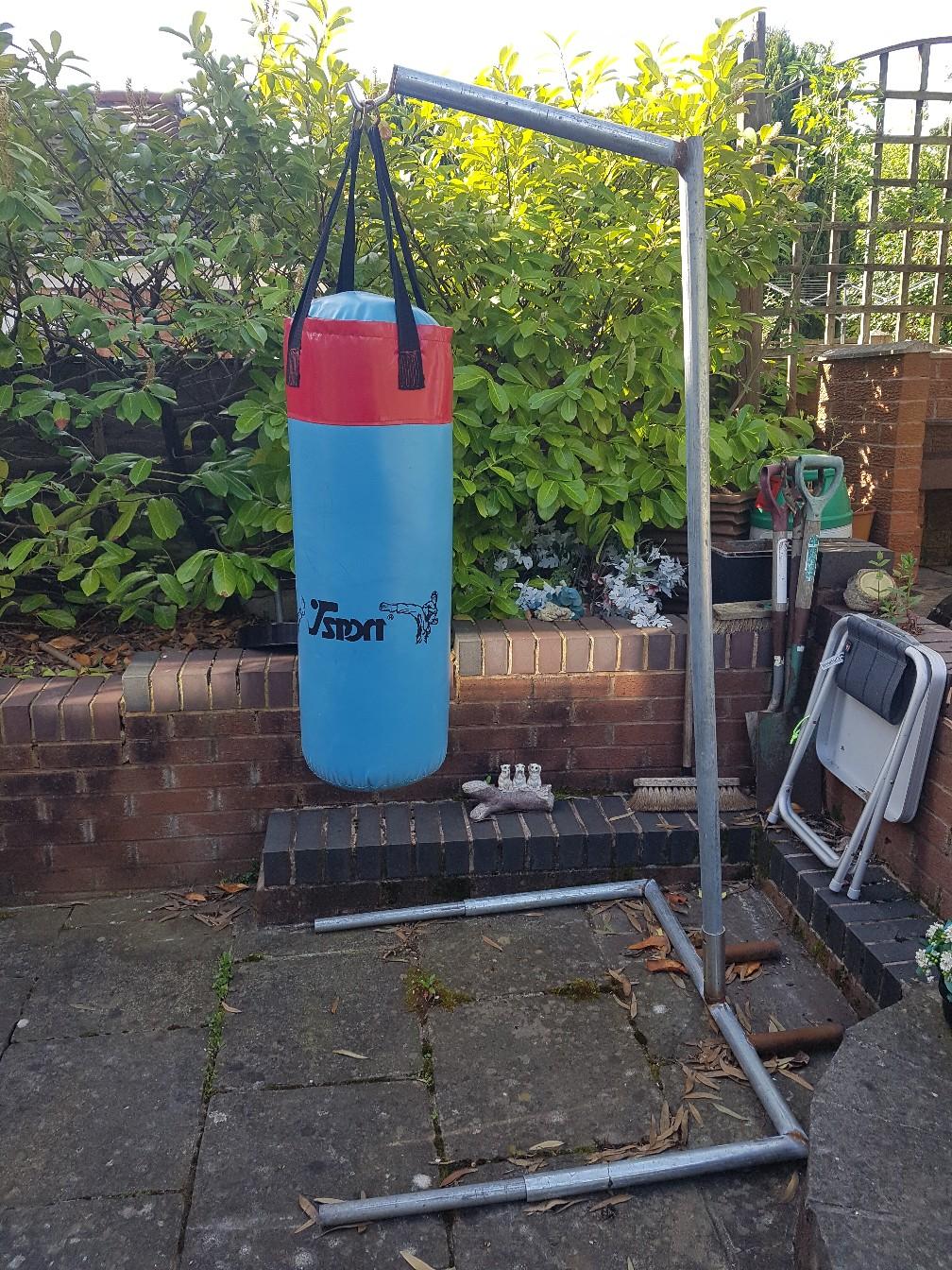 Boxing stands and bags, weight bench in B13 Birmingham für £ 85,00 zum ...