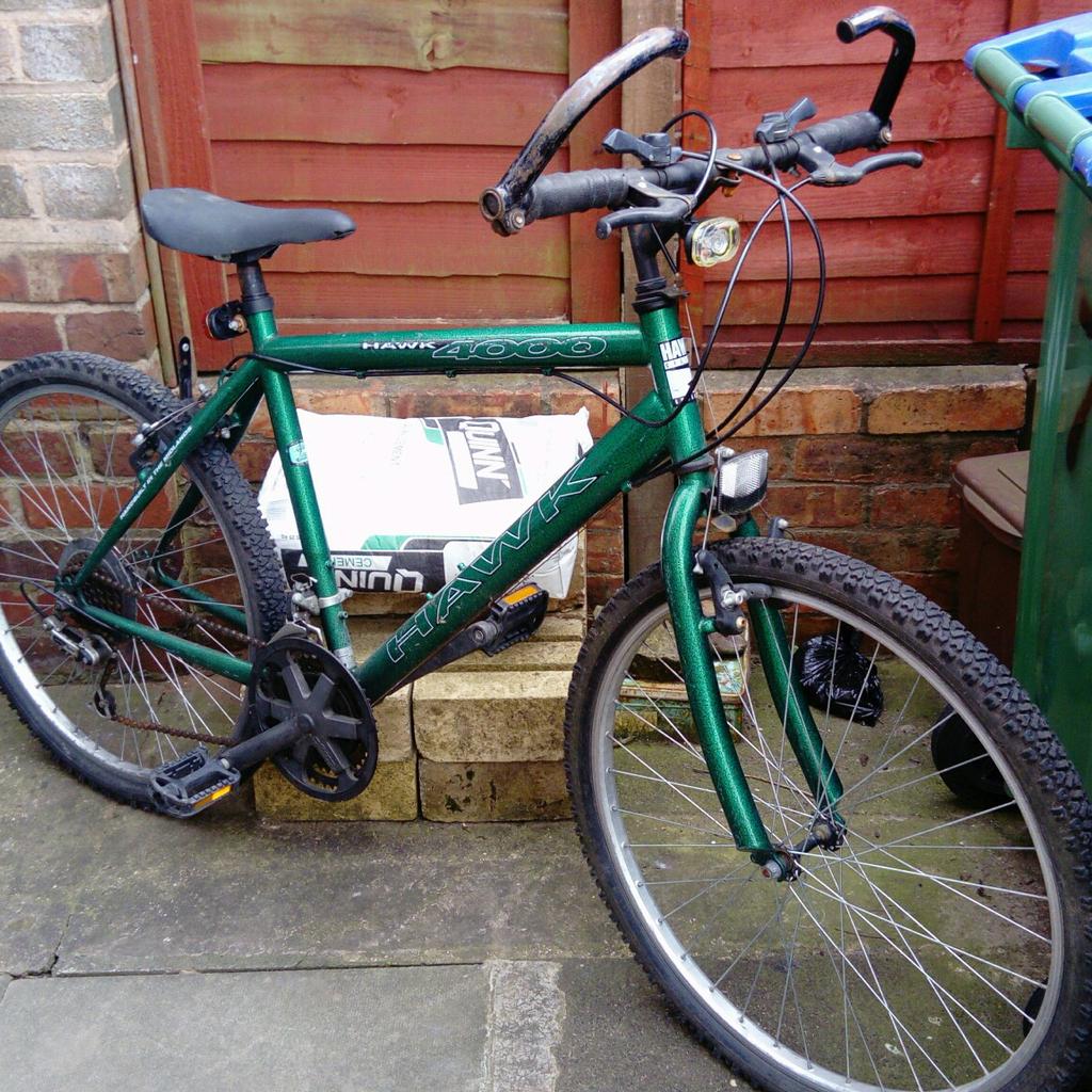 Hawk 4000 mountain bike in B71 Sandwell für 30,00 £ zum Verkauf | Shpock DE