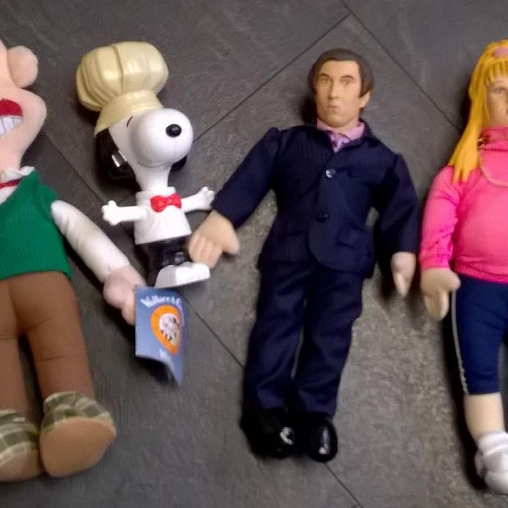 LITTLE BRITAIN, WALLACE & SNOOPY FIGURES in PR5 Ribble für 3,00 £ zum ...