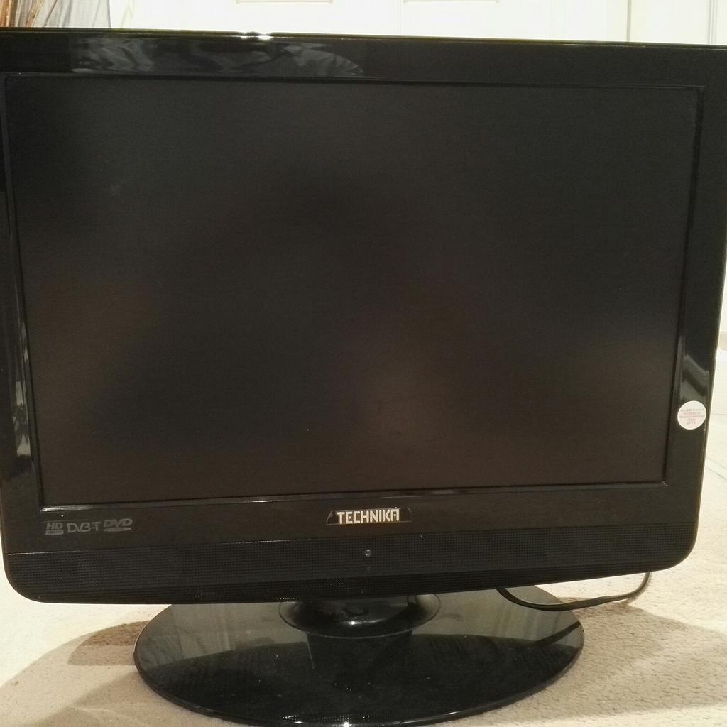 Technika 19" lcd tv in Dartford für £ 10,00 zum Verkauf | Shpock AT